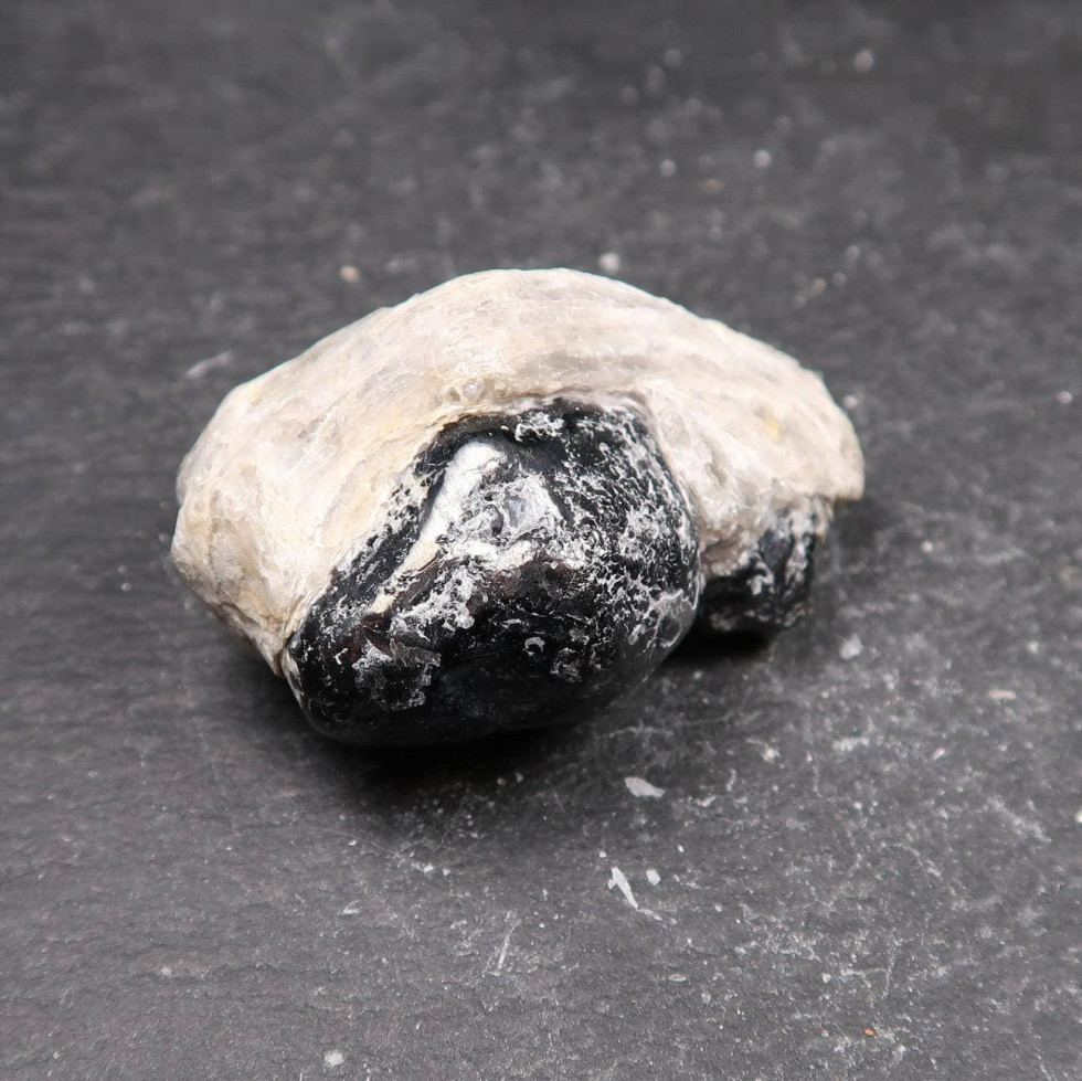Apache Tear Obsidian in Perlite matrix - Buy Obsidian Online - UK Gems