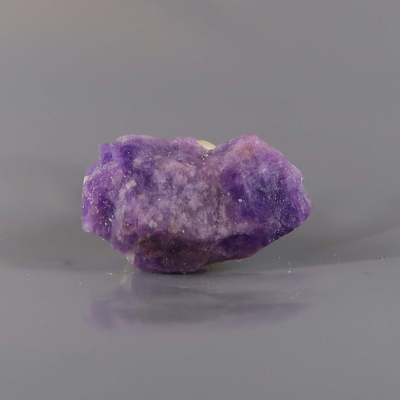 Hackmanite mineral specimens | Hackmanite Specimens for Sale UK